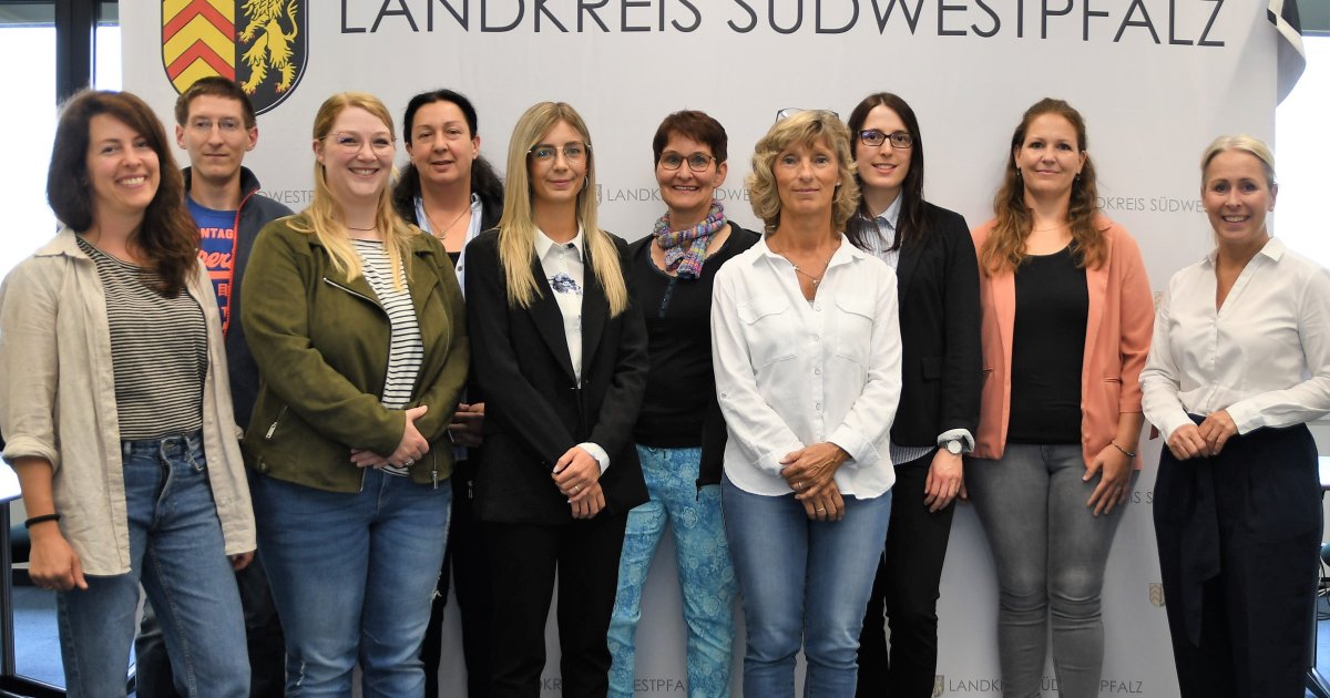 Kreisverwaltung begrüßt elf neue Mitarbeitende | Landkreis Südwestpfalz